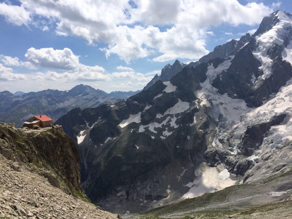 Cabane de l’A Neuve – Section Diablerets du Club Alpin Suisse